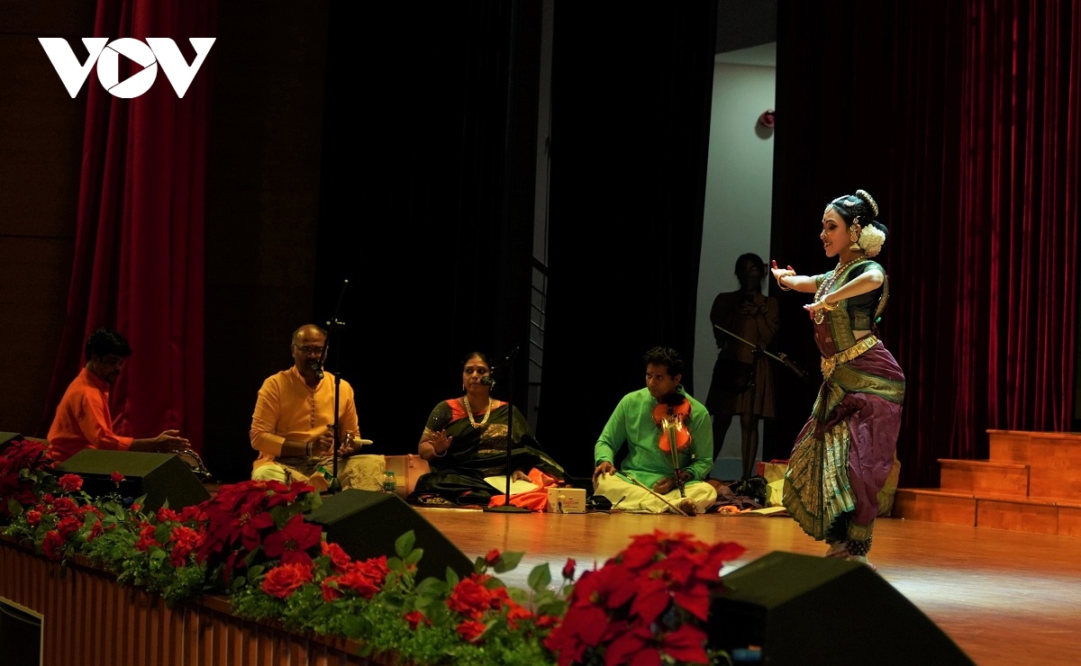 Organizing activities with Indian classical dance groups in Vietnam ...