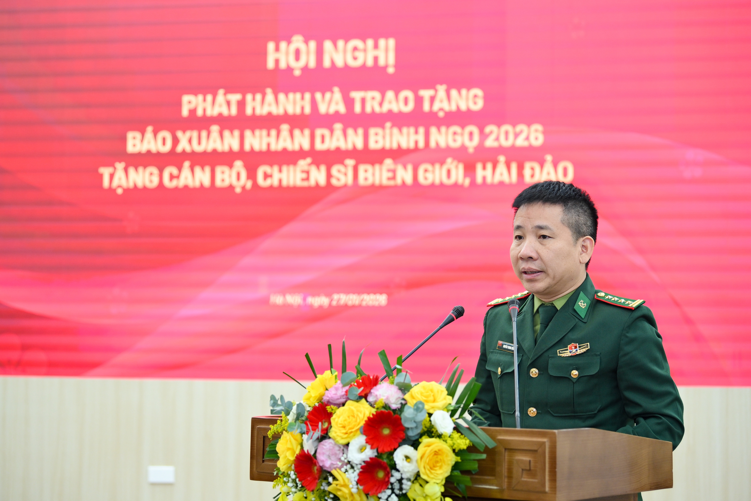 Sebanyak 40.000 eksemplar surat kabar Tahun Baru Imlek (Tahun Kuda 2026 ...